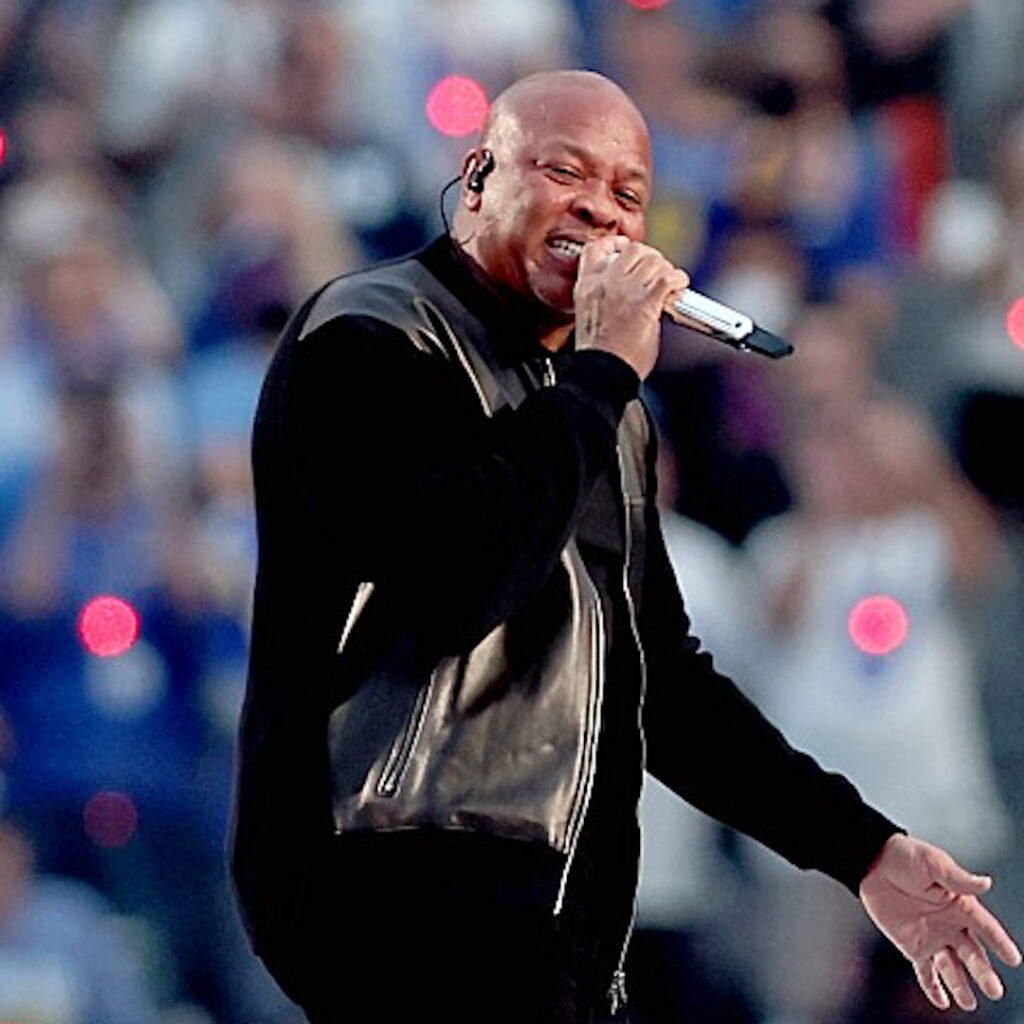 Dr. DreがRihannaの2023年スーパーボウル出演についてアドバイス - Benjamins House